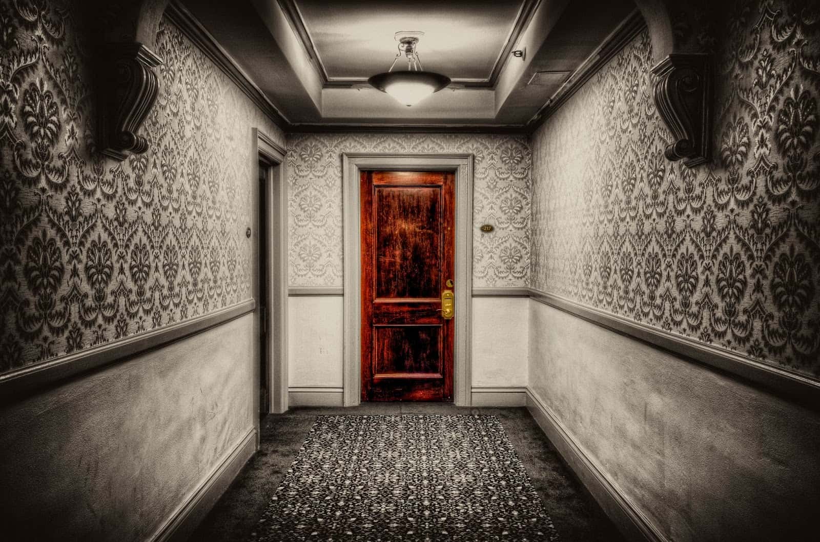 42 Chilling Facts About Famous Ghosts