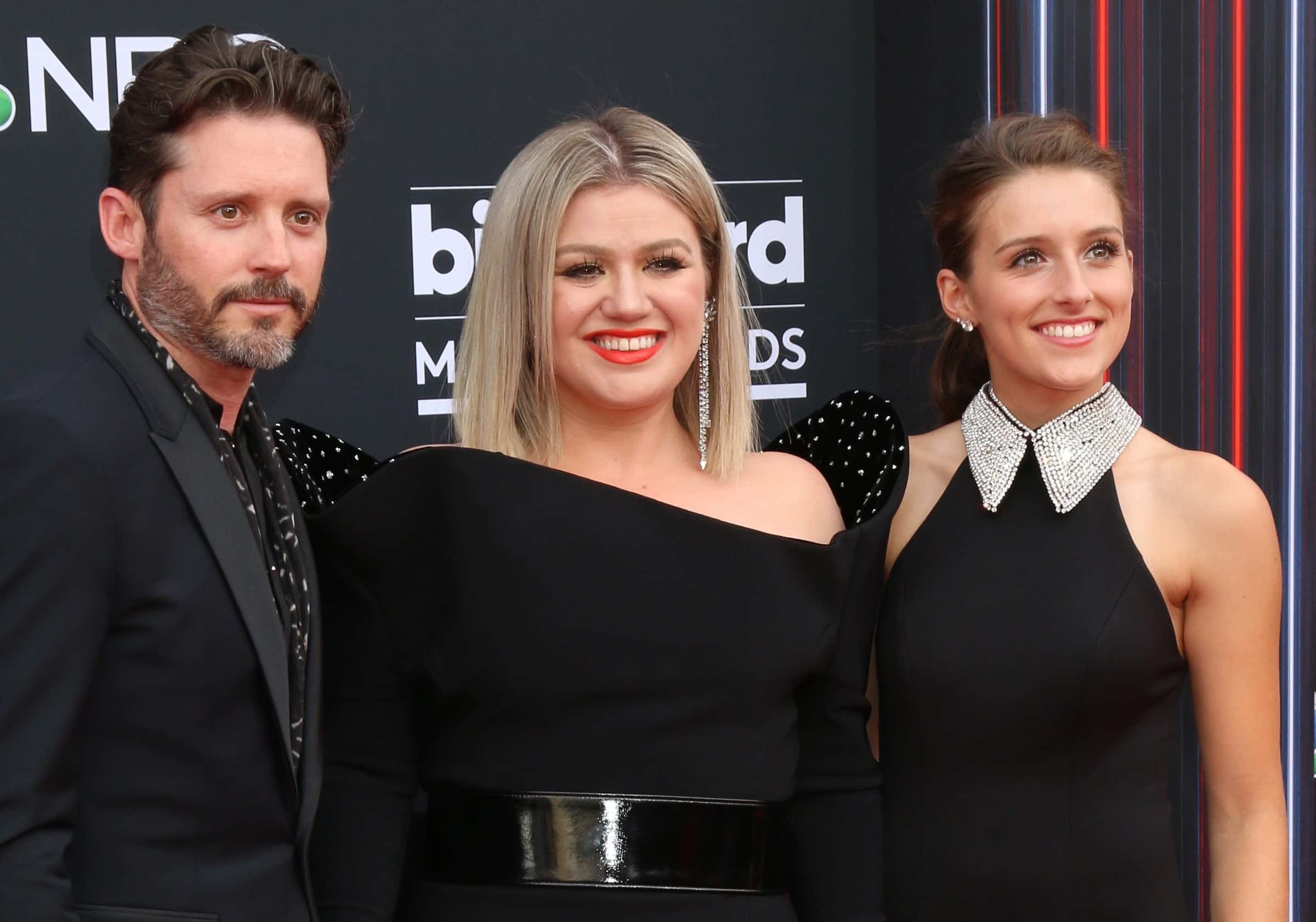 Heart-Wrenching Facts About Kelly Clarkson, America's Troubled Idol