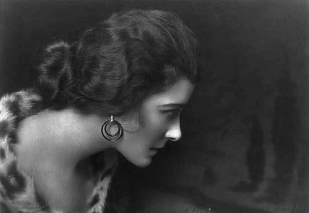 Adventurous Facts About Frances Marion, Hollywood’s Pioneer Writer